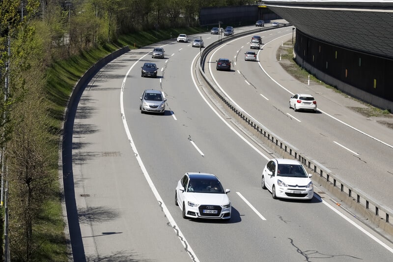 Switzerland hatches plan to use roads and railways to produce electricity